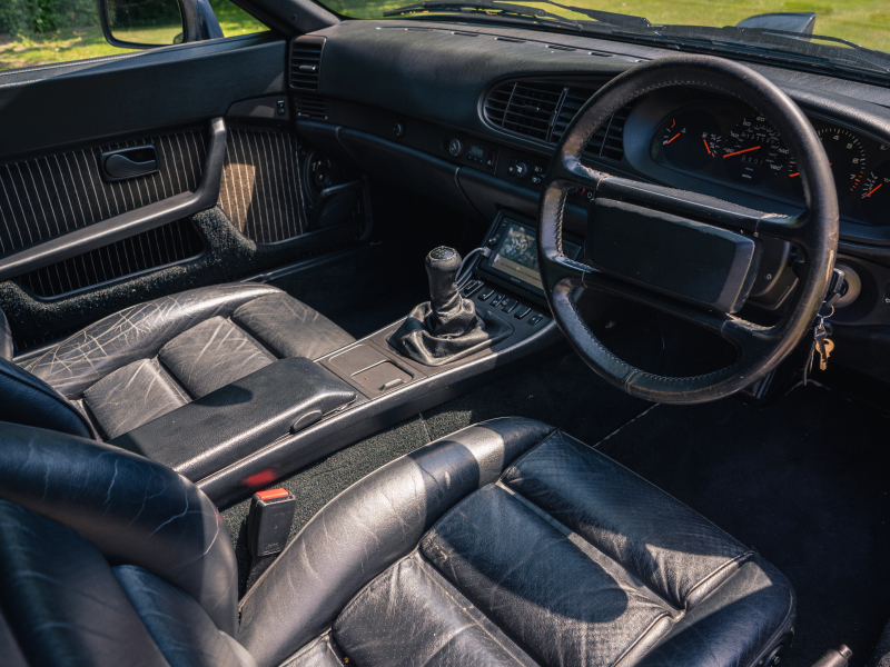 Porsche 944S